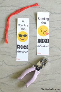 Emoji Bookmark Valentine's Day Cards Free Printable - The Suburban Mom